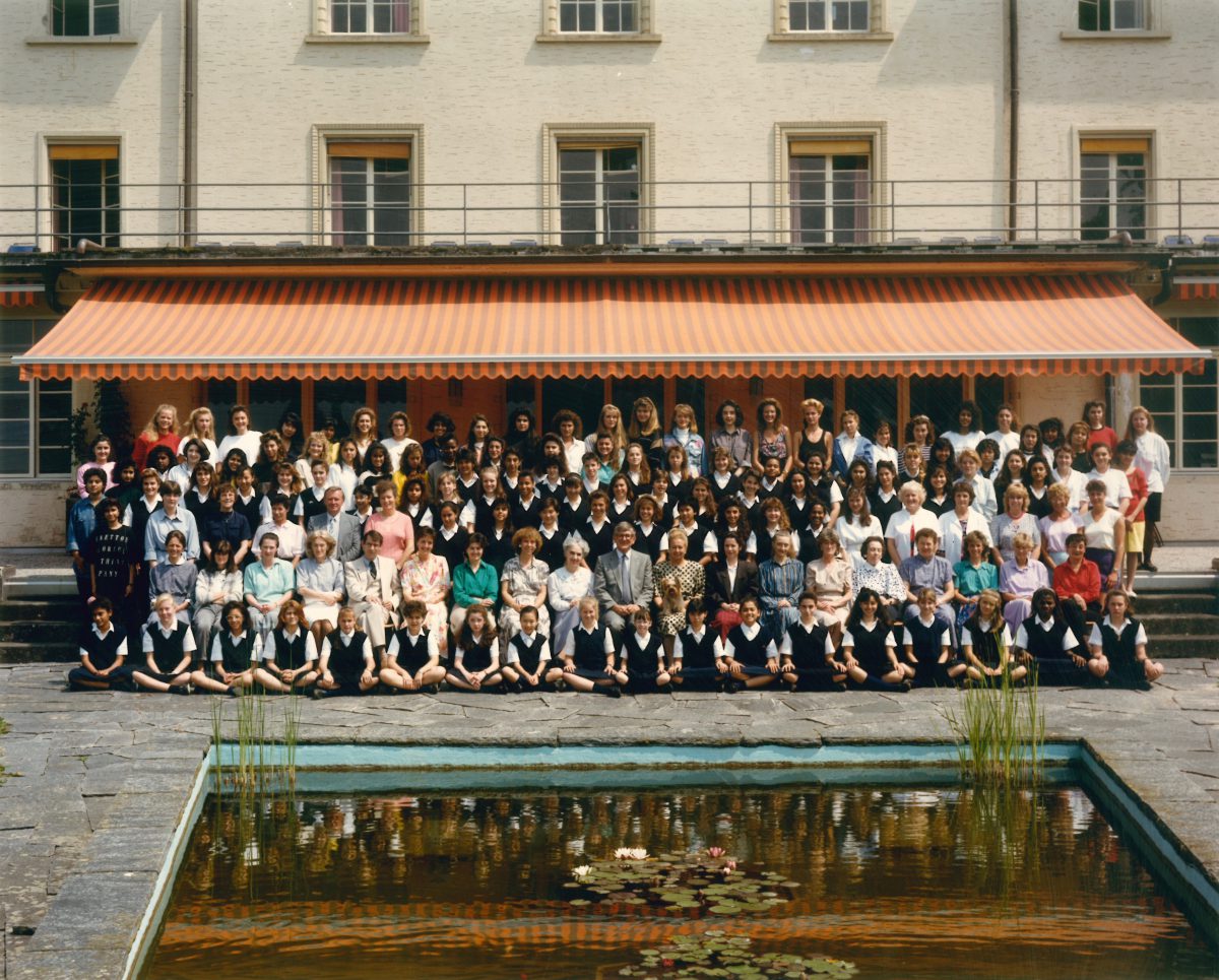 Senior School Photograph 1997/98 – st georges school library