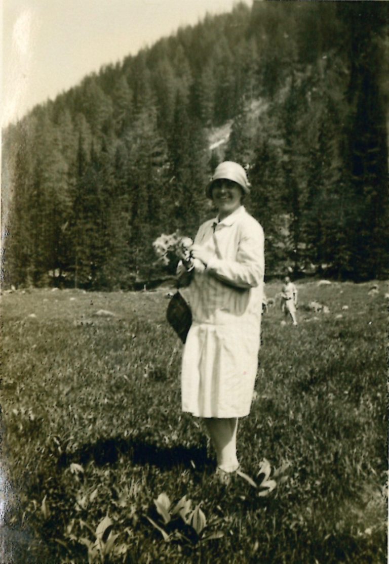 Miss Potts 1929 – st georges school library